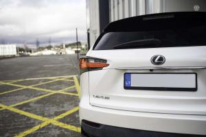 White Lexus NX 300h 2016 in Vilnius, with an engine capacity of 2.49 L and mileage of 192 thousand km for 18000 €, photo 12 on AUTOMOTO.COM.LV