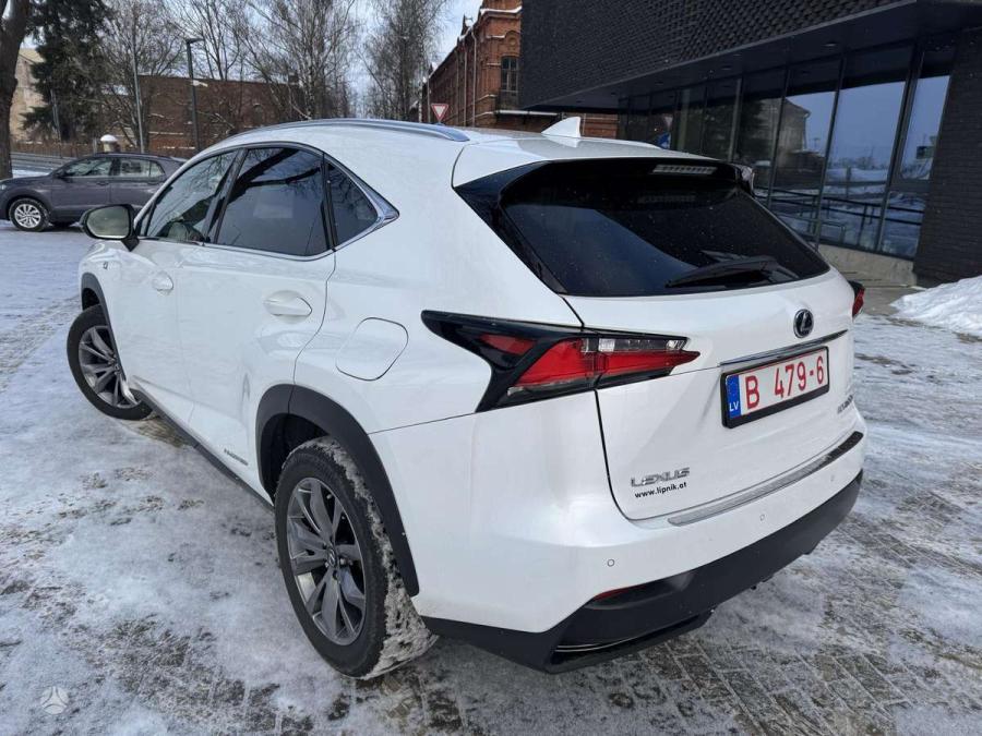 Balts Lexus NX 300h 2016 Daugavpils, ar dzinēja tilpumu 2.49 L un nobraukumu 231 tūkst. km par 19400 €, foto 3 vietnē AUTOMOTO.COM.LV