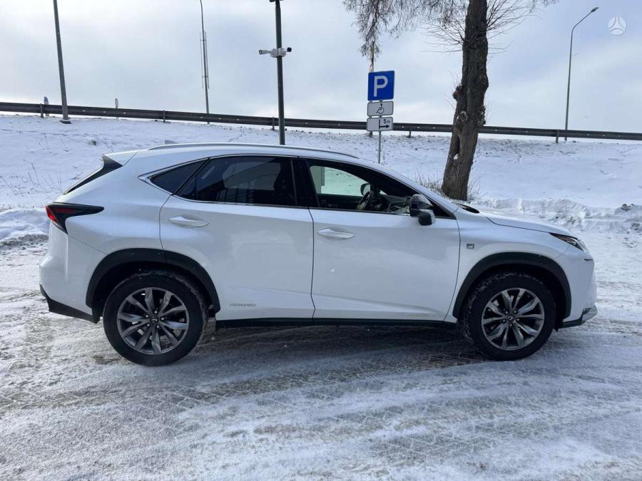Balts Lexus NX 300h 2016 Daugavpils, ar dzinēja tilpumu 2.49 L un nobraukumu 231 tūkst. km par 19400 €, foto 8 vietnē AUTOMOTO.COM.LV