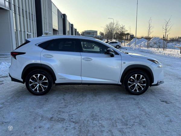 Balts Lexus NX 300h 2016 Viļņa, ar dzinēja tilpumu 2.49 L un nobraukumu 107 tūkst. km par 22500 €, foto 2 vietnē AUTOMOTO.COM.LV
