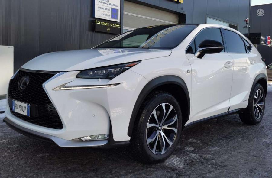 White Lexus NX 300h 2016 in Vilnius, with an engine capacity of 2.49 L and mileage of 118 thousand km for 21395 €, photo 1 on AUTOMOTO.COM.LV