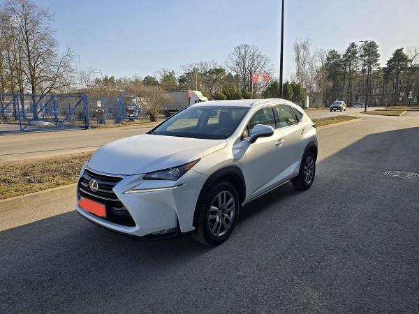 White Lexus NX 300h 2016 in Alytus, with an engine capacity of 2.49 L and mileage of 185 thousand km for 19900 €, photo 1 on AUTOMOTO.COM.LV