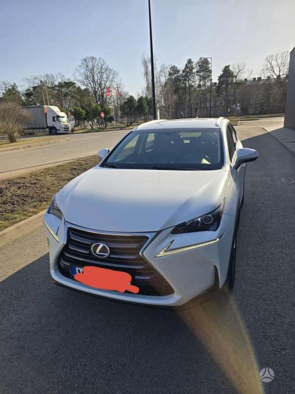 White Lexus NX 300h 2016 in Alytus, with an engine capacity of 2.49 L and mileage of 185 thousand km for 19900 €, photo 6 on AUTOMOTO.COM.LV