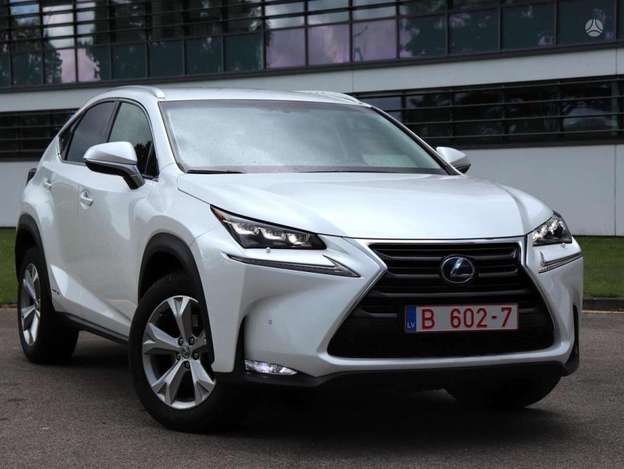White Lexus NX 300h 2016 in Daugavpils, with an engine capacity of 2.49 L and mileage of 168 thousand km for 21290 €, photo 1 on AUTOMOTO.COM.LV