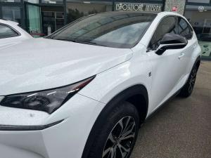 Balts Lexus NX 300h 2016 Daugavpils, ar dzinēja tilpumu 2.49 L un nobraukumu 143 tūkst. km par 23500 €, foto 3 vietnē AUTOMOTO.COM.LV