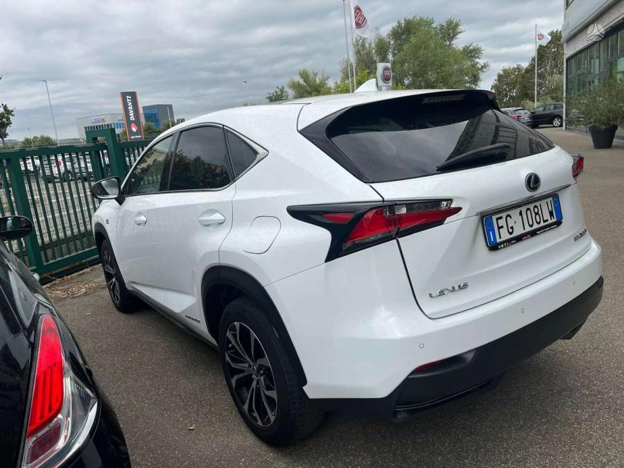 Balts Lexus NX 300h 2016 Daugavpils, ar dzinēja tilpumu 2.49 L un nobraukumu 143 tūkst. km par 23500 €, foto 5 vietnē AUTOMOTO.COM.LV