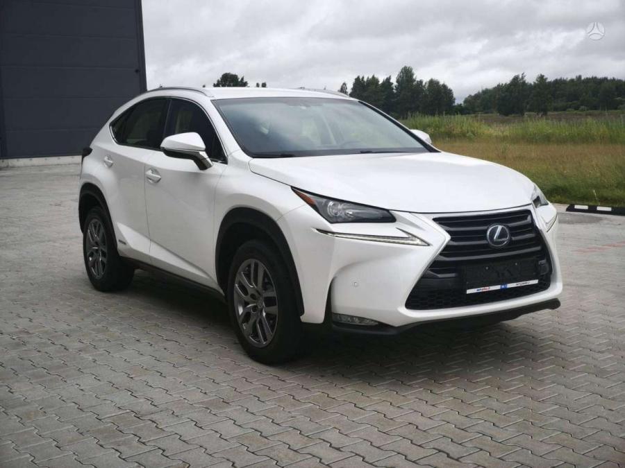 Balts Lexus NX 300h 2016 Šauļi, ar dzinēja tilpumu 2.50 L un nobraukumu 212 tūkst. km par 18300 €, foto 3 vietnē AUTOMOTO.COM.LV
