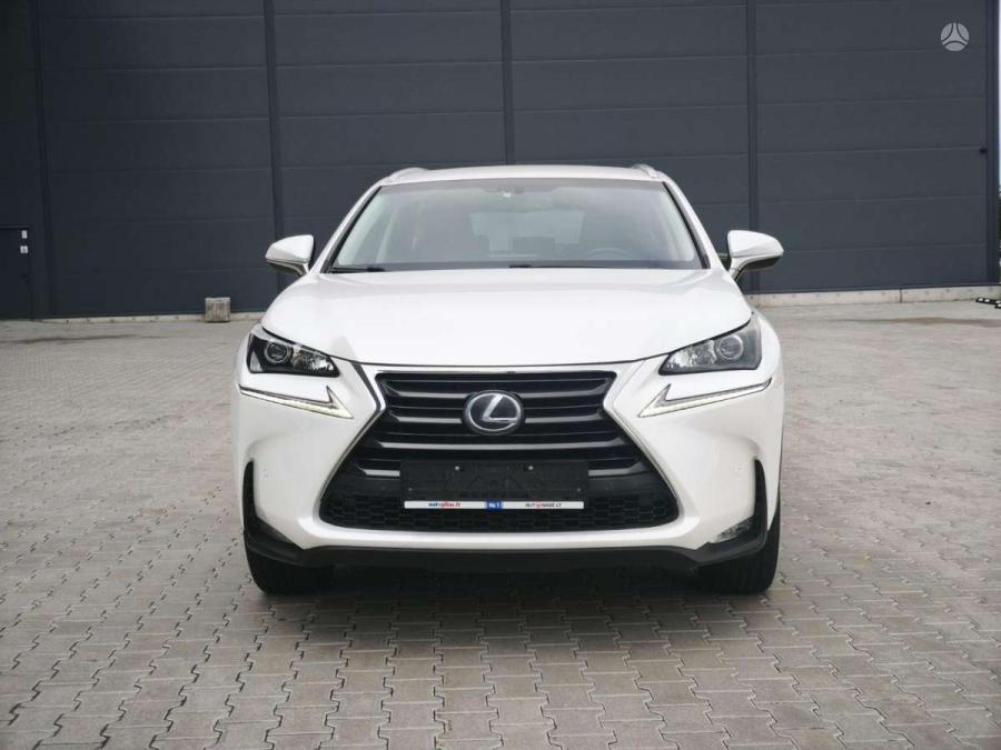 Balts Lexus NX 300h 2016 Šauļi, ar dzinēja tilpumu 2.50 L un nobraukumu 212 tūkst. km par 18300 €, foto 4 vietnē AUTOMOTO.COM.LV