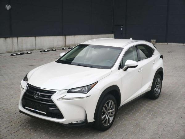 White Lexus NX 300h 2016 in Siauliai, with an engine capacity of 2.50 L and mileage of 212 thousand km for 18300 €, photo 8 on AUTOMOTO.COM.LV