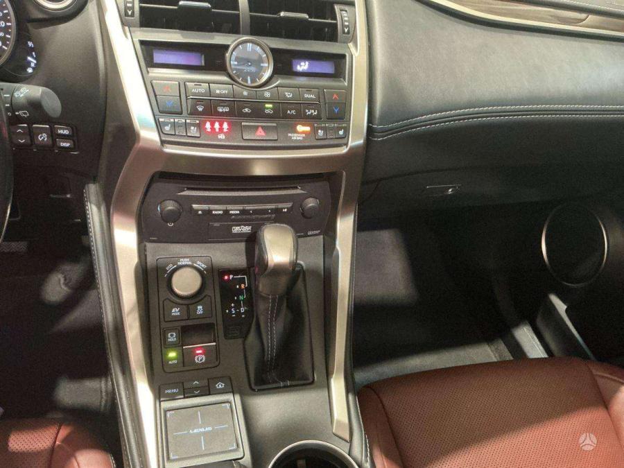 Balts Lexus NX 300h 2016 Viļņa, ar dzinēja tilpumu 2.49 L un nobraukumu 159 tūkst. km par 21999 €, foto 11 vietnē AUTOMOTO.COM.LV