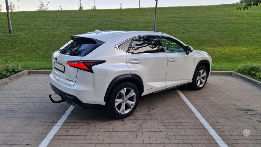 Balts Lexus NX 300h 2016 Viļņa, ar dzinēja tilpumu 2.49 L un nobraukumu 207 tūkst. km par 21500 €, foto 9 vietnē AUTOMOTO.COM.LV