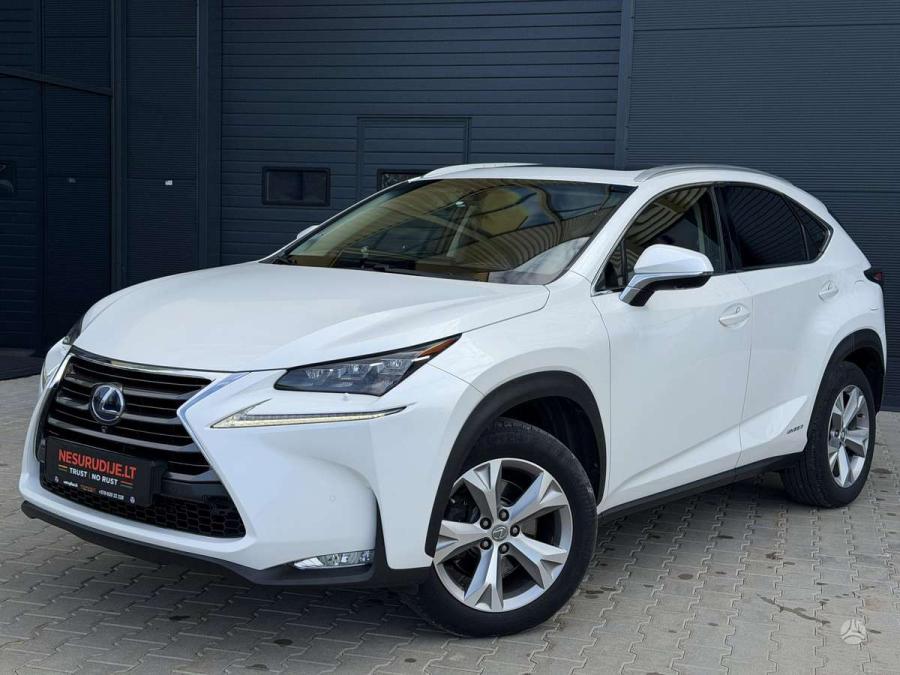Белый Лексус NX 300h 2016 в Вильнюс, объемом двигателя 2.49 л и пробегом 159 тыс. км за 21999 €, фото 1 на AUTOMOTO.COM.LV