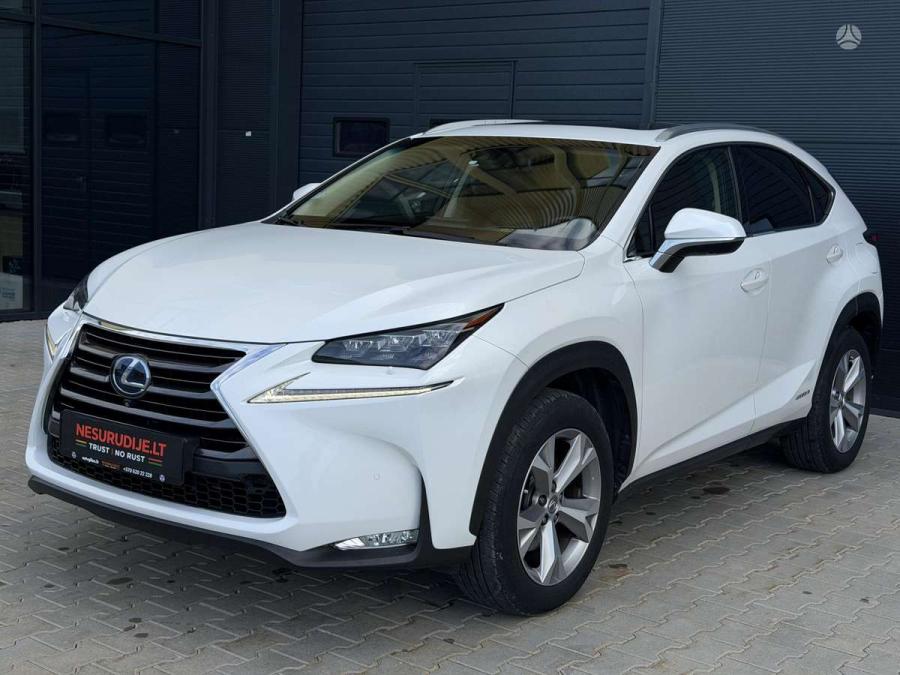 Белый Лексус NX 300h 2016 в Вильнюс, объемом двигателя 2.49 л и пробегом 159 тыс. км за 21999 €, фото 3 на AUTOMOTO.COM.LV