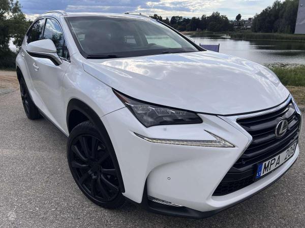 White Lexus NX 300h 2016 in Utena, with an engine capacity of 2.49 L and mileage of 138 thousand km for 20999 €, photo 5 on AUTOMOTO.COM.LV