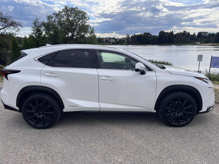 Balts Lexus NX 300h 2016 Utena, ar dzinēja tilpumu 2.49 L un nobraukumu 138 tūkst. km par 20999 €, foto 9 vietnē AUTOMOTO.COM.LV