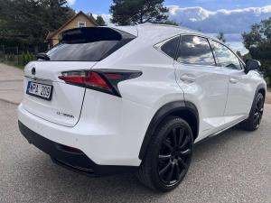 Balts Lexus NX 300h 2016 Utena, ar dzinēja tilpumu 2.49 L un nobraukumu 138 tūkst. km par 20999 €, foto 15 vietnē AUTOMOTO.COM.LV