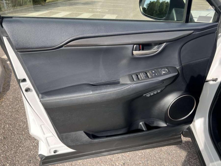 Balts Lexus NX 300h 2016 Utena, ar dzinēja tilpumu 2.49 L un nobraukumu 138 tūkst. km par 20999 €, foto 36 vietnē AUTOMOTO.COM.LV