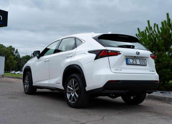 Lexus NX 300h 2016 Viļņa vietnē Balts Lexus NX 300h 2016 Viļņa, ar dzinēja tilpumu 2.49 L un nobraukumu 164 tūkst. km par 20500 €, foto 4 vietnē AUTOMOTO.COM.LV