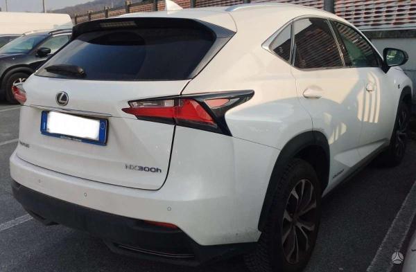 Lexus NX 300h 2016 in Vilnius on AUTOMOTO.COM.LV White Lexus NX 300h 2016 in Vilnius, with an engine capacity of 2.49 L and mileage of 137 thousand km for 21999 €, photo 5 on AUTOMOTO.COM.LV