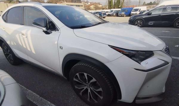 Lexus NX 300h 2016 in Vilnius on AUTOMOTO.COM.LV White Lexus NX 300h 2016 in Vilnius, with an engine capacity of 2.49 L and mileage of 137 thousand km for 21999 €, photo 6 on AUTOMOTO.COM.LV