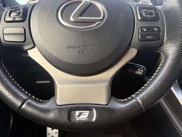 Lexus NX 300h 2016 in Vilnius on AUTOMOTO.COM.LV White Lexus NX 300h 2016 in Vilnius, with an engine capacity of 2.49 L and mileage of 137 thousand km for 21999 €, photo 8 on AUTOMOTO.COM.LV