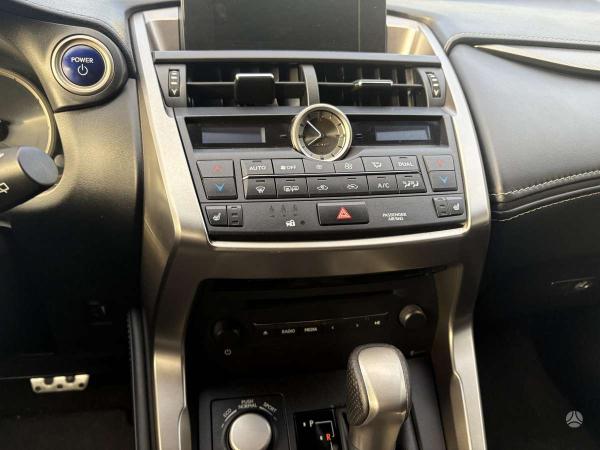Lexus NX 300h 2016 in Vilnius on AUTOMOTO.COM.LV White Lexus NX 300h 2016 in Vilnius, with an engine capacity of 2.49 L and mileage of 137 thousand km for 21999 €, photo 10 on AUTOMOTO.COM.LV
