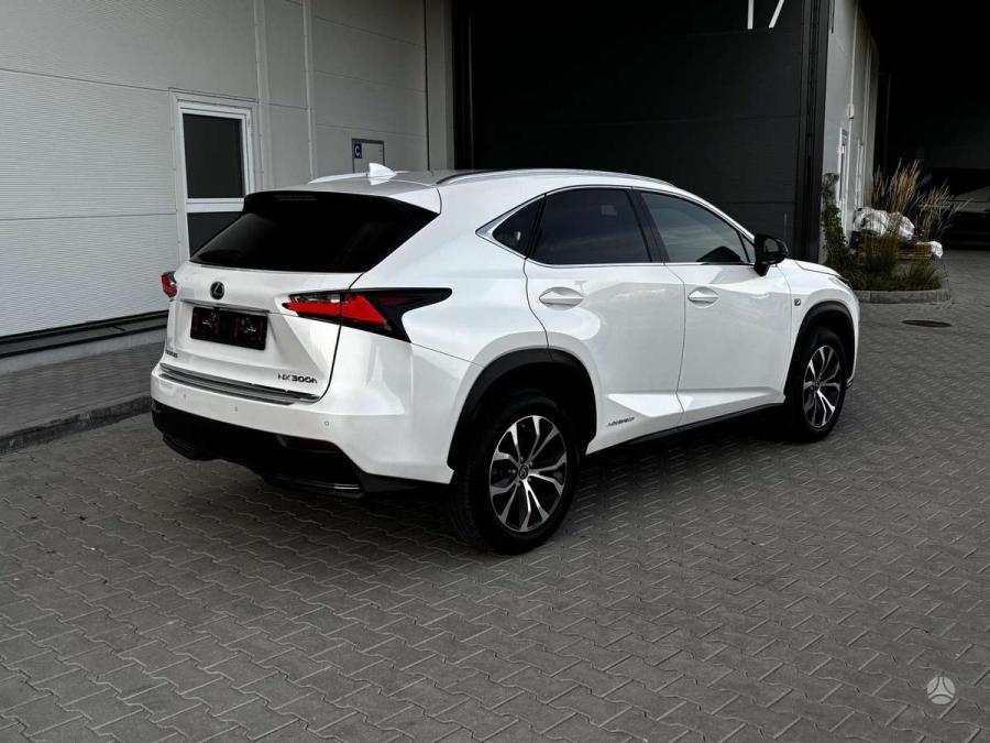 Белый Лексус NX 300h 2016 в Вильнюс, объемом двигателя 2.49 л и пробегом 145 тыс. км за 22900 €, фото 6 на AUTOMOTO.COM.LV