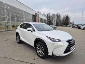 White Lexus NX 300h 2017 in Panevezys, with an engine capacity of 2.49 L and mileage of 117 thousand km for 19500 €, photo 3 on AUTOMOTO.COM.LV