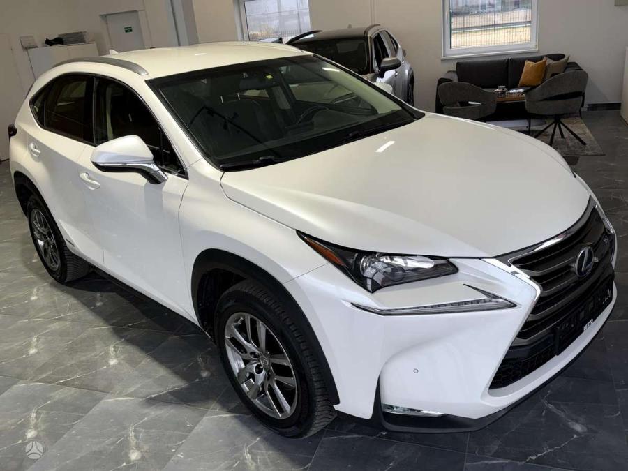 Balts Lexus NX 300h 2017 Panevēža, ar dzinēja tilpumu 2.50 L un nobraukumu 176 tūkst. km par 17900 €, foto 1 vietnē AUTOMOTO.COM.LV