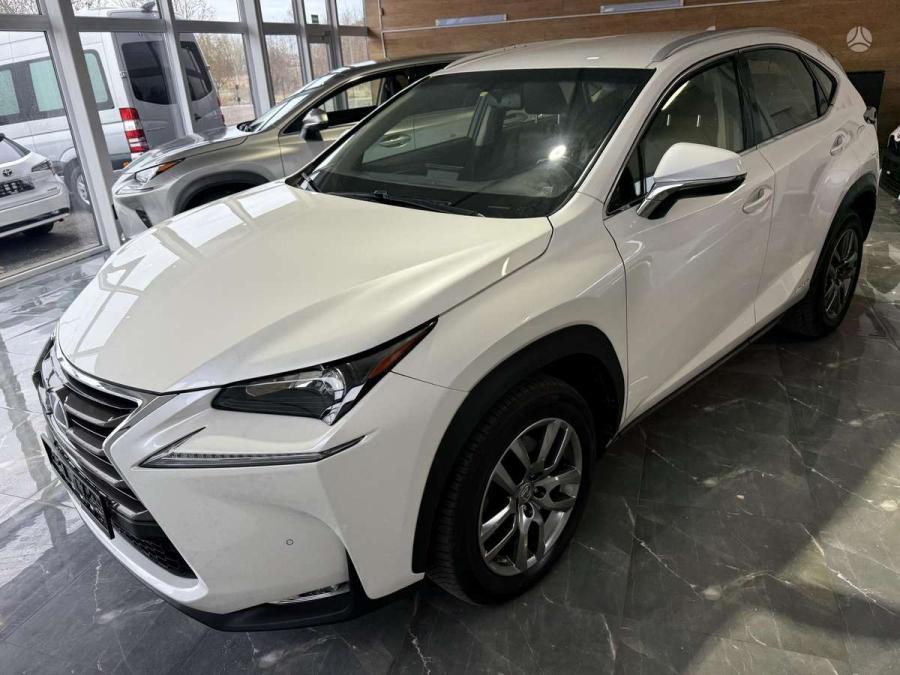 Balts Lexus NX 300h 2017 Panevēža, ar dzinēja tilpumu 2.50 L un nobraukumu 176 tūkst. km par 17900 €, foto 2 vietnē AUTOMOTO.COM.LV