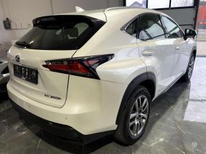 Balts Lexus NX 300h 2017 Panevēža, ar dzinēja tilpumu 2.50 L un nobraukumu 176 tūkst. km par 17900 €, foto 3 vietnē AUTOMOTO.COM.LV
