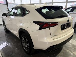 Balts Lexus NX 300h 2017 Panevēža, ar dzinēja tilpumu 2.50 L un nobraukumu 176 tūkst. km par 17900 €, foto 4 vietnē AUTOMOTO.COM.LV