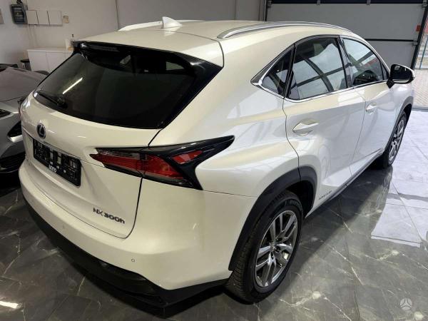 Balts Lexus NX 300h 2017 Panevēža, ar dzinēja tilpumu 2.50 L un nobraukumu 176 tūkst. km par 17900 €, foto 8 vietnē AUTOMOTO.COM.LV