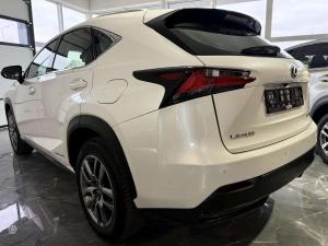 Balts Lexus NX 300h 2017 Panevēža, ar dzinēja tilpumu 2.50 L un nobraukumu 176 tūkst. km par 17900 €, foto 13 vietnē AUTOMOTO.COM.LV