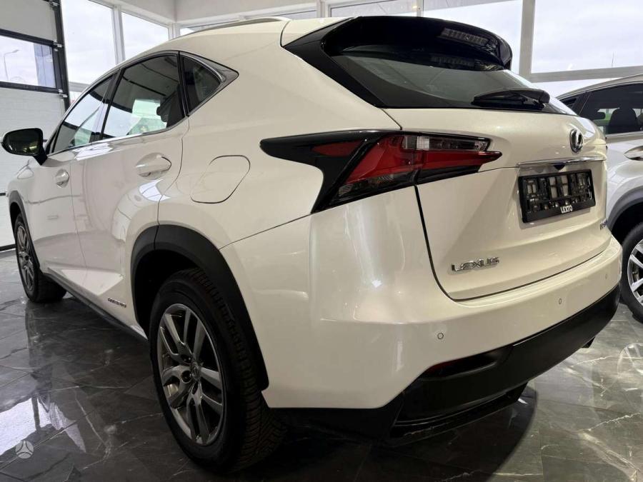 Balts Lexus NX 300h 2017 Panevēža, ar dzinēja tilpumu 2.50 L un nobraukumu 176 tūkst. km par 17900 €, foto 13 vietnē AUTOMOTO.COM.LV