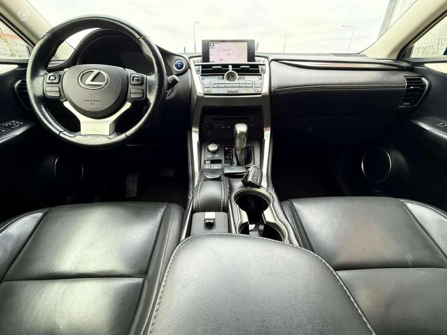 Balts Lexus NX 300h 2017 Panevēža, ar dzinēja tilpumu 2.50 L un nobraukumu 176 tūkst. km par 17900 €, foto 16 vietnē AUTOMOTO.COM.LV