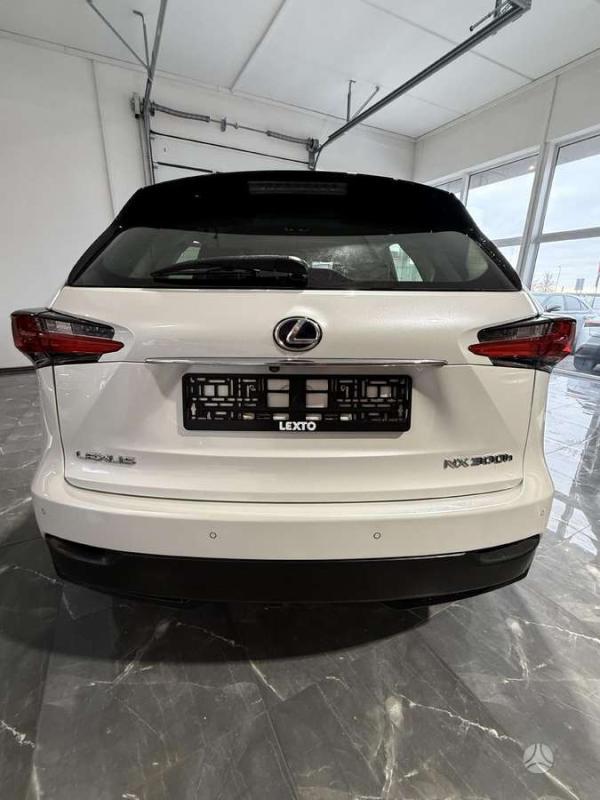 Balts Lexus NX 300h 2017 Panevēža, ar dzinēja tilpumu 2.50 L un nobraukumu 176 tūkst. km par 17900 €, foto 10 vietnē AUTOMOTO.COM.LV