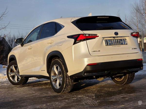 White Lexus NX 300h 2017 in Taurage, with an engine capacity of 2.49 L and mileage of 196 thousand km for 18500 €, photo 7 on AUTOMOTO.COM.LV