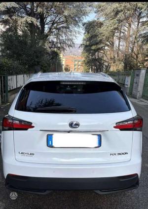 White Lexus NX 300h 2017 in Vilnius, with an engine capacity of 2.49 L and mileage of 109 thousand km for 23999 €, photo 3 on AUTOMOTO.COM.LV