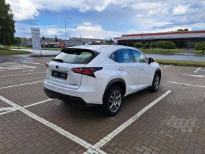 Balts Lexus NX 300h 2017 Panevēža, ar dzinēja tilpumu 2.49 L un nobraukumu 213 tūkst. km par 17300 €, foto 3 vietnē AUTOMOTO.COM.LV