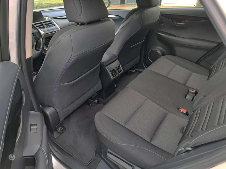 Balts Lexus NX 300h 2017 Panevēža, ar dzinēja tilpumu 2.49 L un nobraukumu 213 tūkst. km par 17300 €, foto 7 vietnē AUTOMOTO.COM.LV