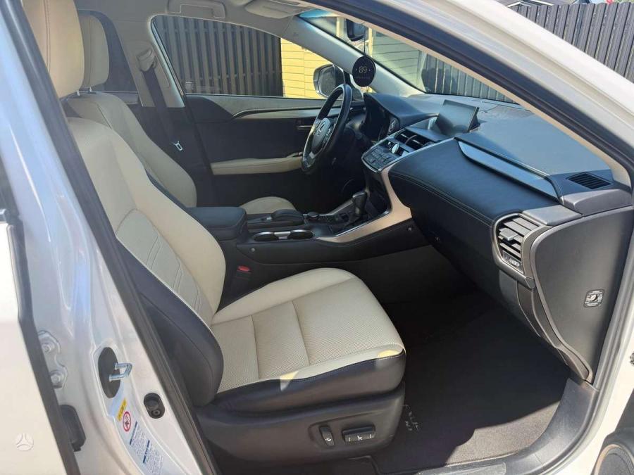 Balts Lexus NX 300h 2017 Klaipėda, ar dzinēja tilpumu 2.49 L un nobraukumu 116 tūkst. km par 24900 €, foto 8 vietnē AUTOMOTO.COM.LV