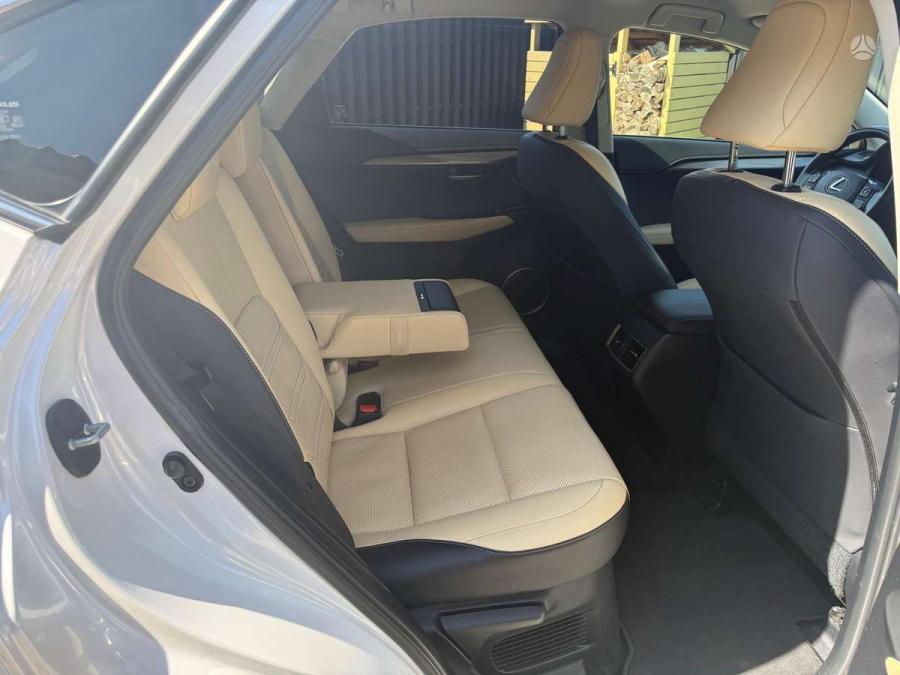 Balts Lexus NX 300h 2017 Klaipėda, ar dzinēja tilpumu 2.49 L un nobraukumu 116 tūkst. km par 24900 €, foto 9 vietnē AUTOMOTO.COM.LV