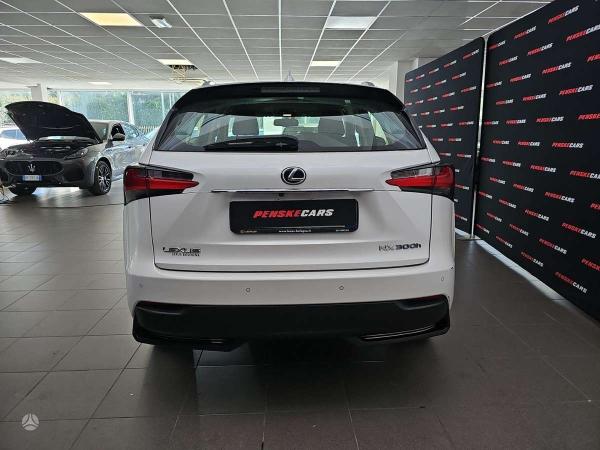 Balts Lexus NX 300h 2017 Panevēža, ar dzinēja tilpumu 2.49 L un nobraukumu 112 tūkst. km par 20900 €, foto 5 vietnē AUTOMOTO.COM.LV