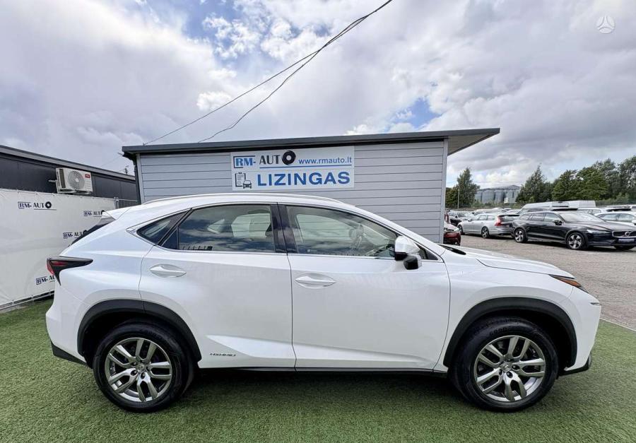 Белый Лексус NX 300h 2017 в Паневежис, объемом двигателя 2.49 л и пробегом 213 тыс. км за 16900 €, фото 5 на AUTOMOTO.COM.LV