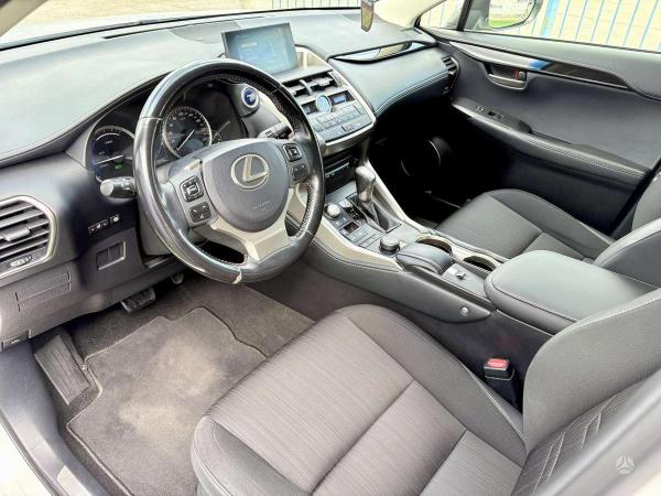 Белый Лексус NX 300h 2017 в Паневежис, объемом двигателя 2.49 л и пробегом 213 тыс. км за 16900 €, фото 10 на AUTOMOTO.COM.LV
