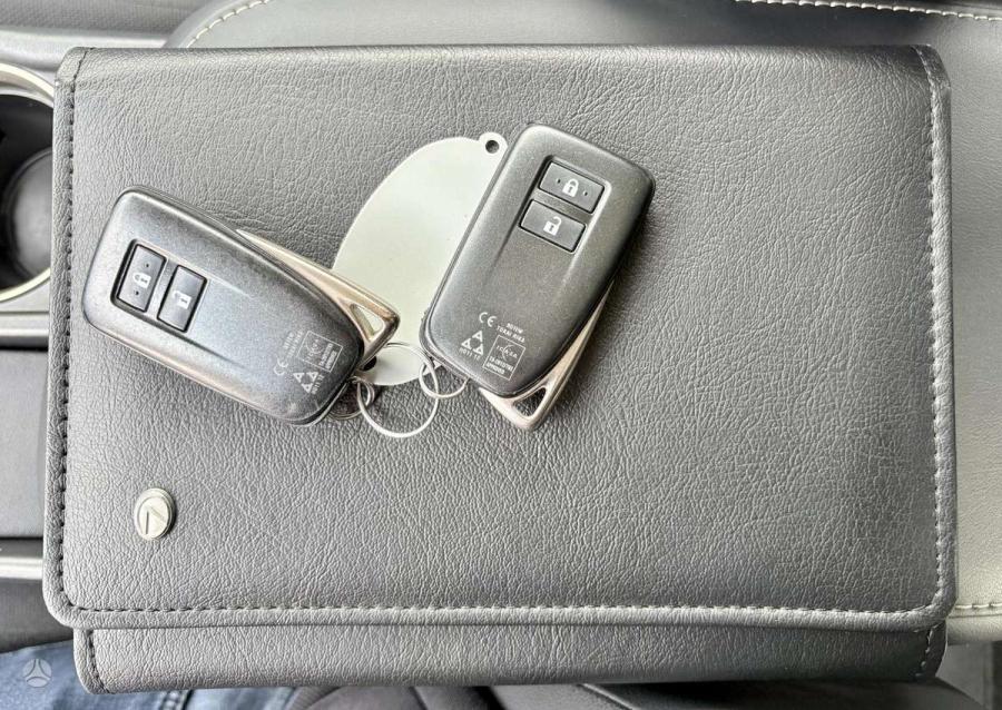 Белый Лексус NX 300h 2017 в Паневежис, объемом двигателя 2.49 л и пробегом 213 тыс. км за 16900 €, фото 20 на AUTOMOTO.COM.LV