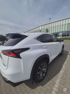 White Lexus NX 300h 2017 in Kaunas, with an engine capacity of 2.49 L and mileage of 219 thousand km for 21800 €, photo 7 on AUTOMOTO.COM.LV