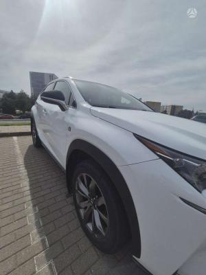 White Lexus NX 300h 2017 in Kaunas, with an engine capacity of 2.49 L and mileage of 219 thousand km for 21800 €, photo 8 on AUTOMOTO.COM.LV