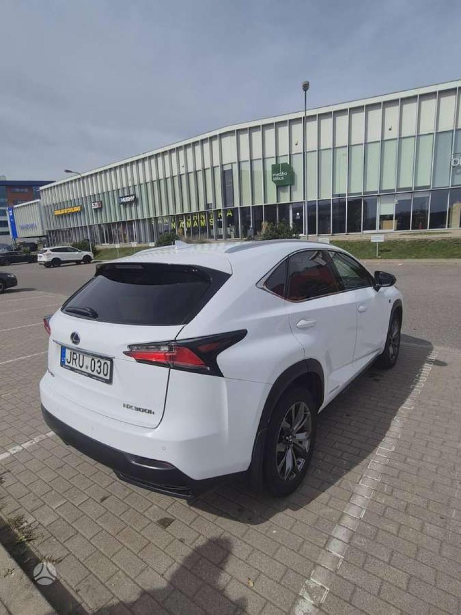 White Lexus NX 300h 2017 in Kaunas, with an engine capacity of 2.49 L and mileage of 219 thousand km for 21800 €, photo 9 on AUTOMOTO.COM.LV